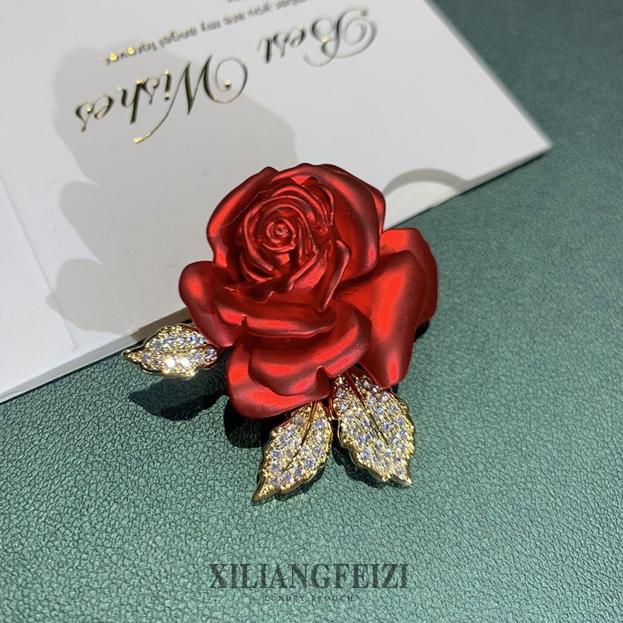 Red Rose Brooch Ladies Elegant Jewelry Flower Pin Retro Clothing ...