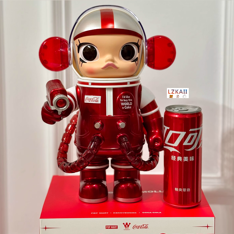 POP MART MEGA Space Molly × Coc@ Col@ 400% Designed by Kenny Wong ...