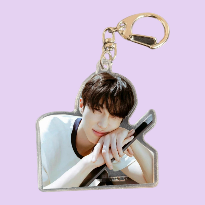 [LC] Idol peripheral products lovely runner Byeon Woo-seok keychain ...
