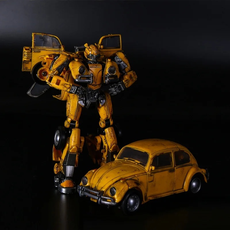21CM Transformers Bumblebee vs. Bumblebee damaged version of robot ...