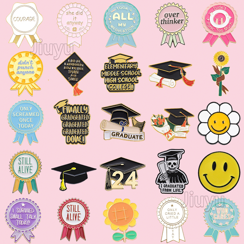2025 Graduation Pin Souvenir Gift Medal Brooch Cartoon Bachelor Hat ...