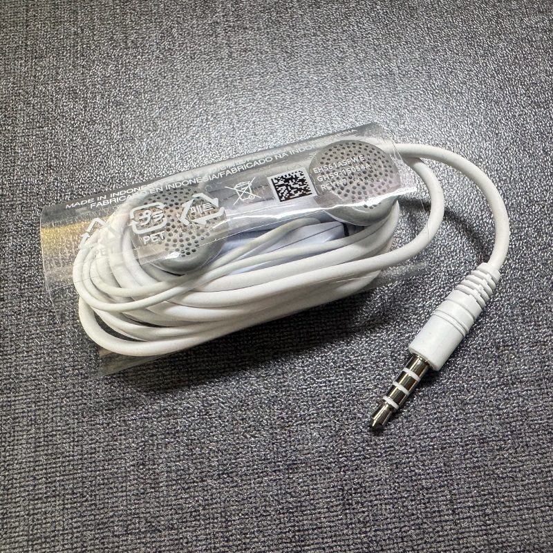 SAMSUNG 3.5mm In-Ear Earphone Wired With Microphone Headphones Sport ...