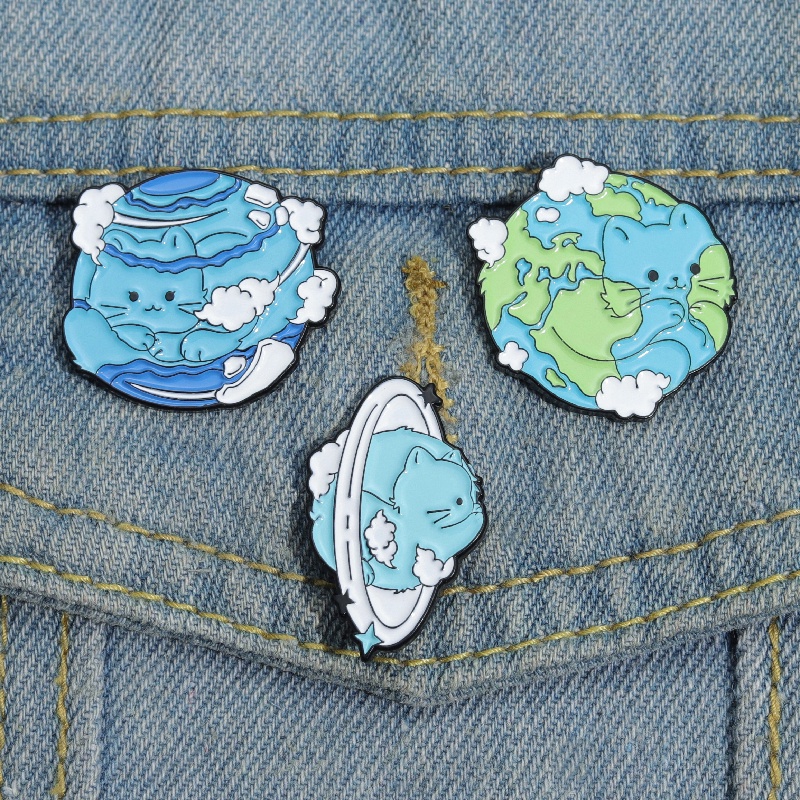 Green Earth Heart-shape Enamel Brooch Be Kind Hug Earth Lapel Pin Badge ...