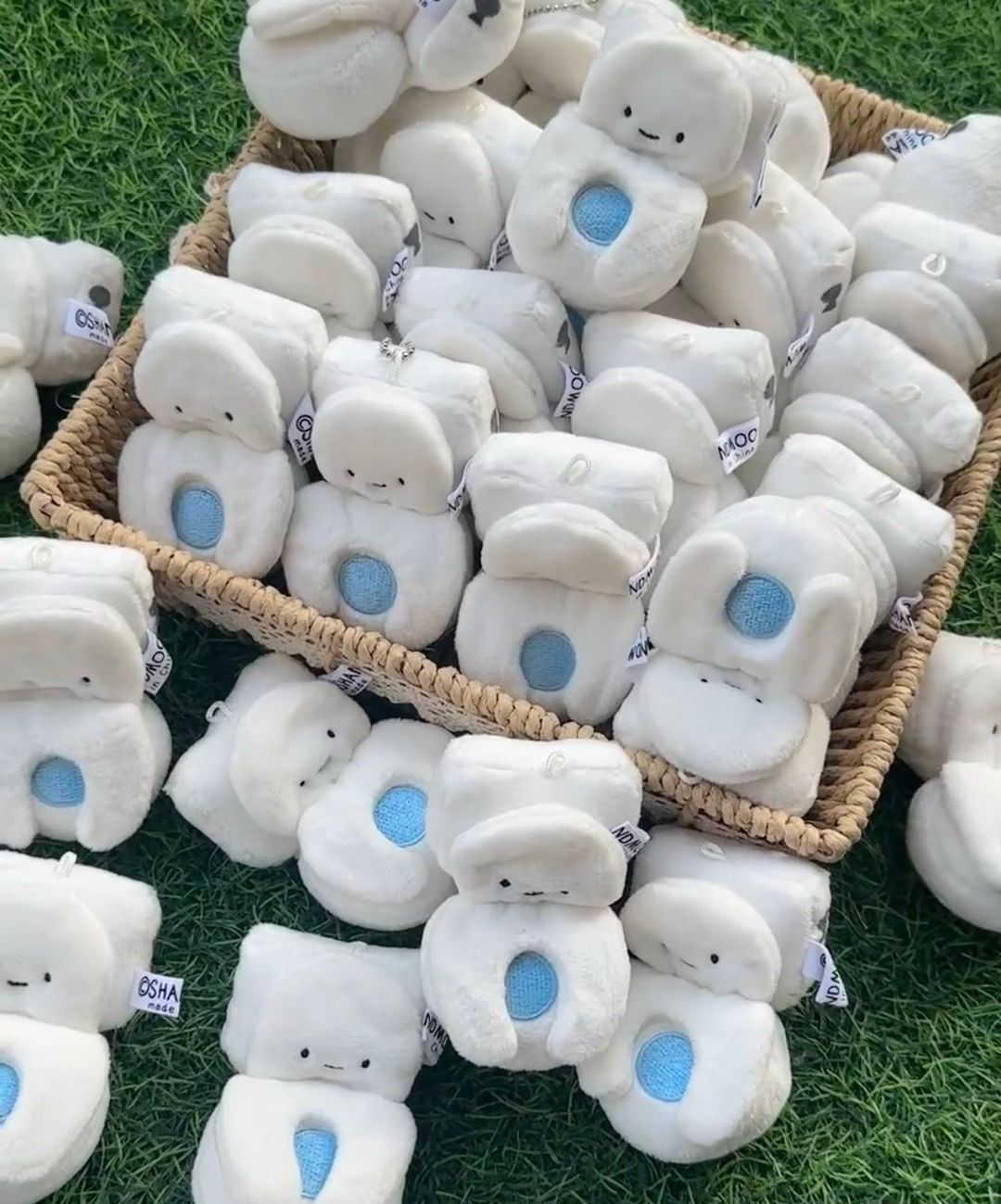 Ohaya ins Cute Plush Toilet Magnetic Key Ring Cute Doll Plush Doll byeonwooseok Toilet Charm ...