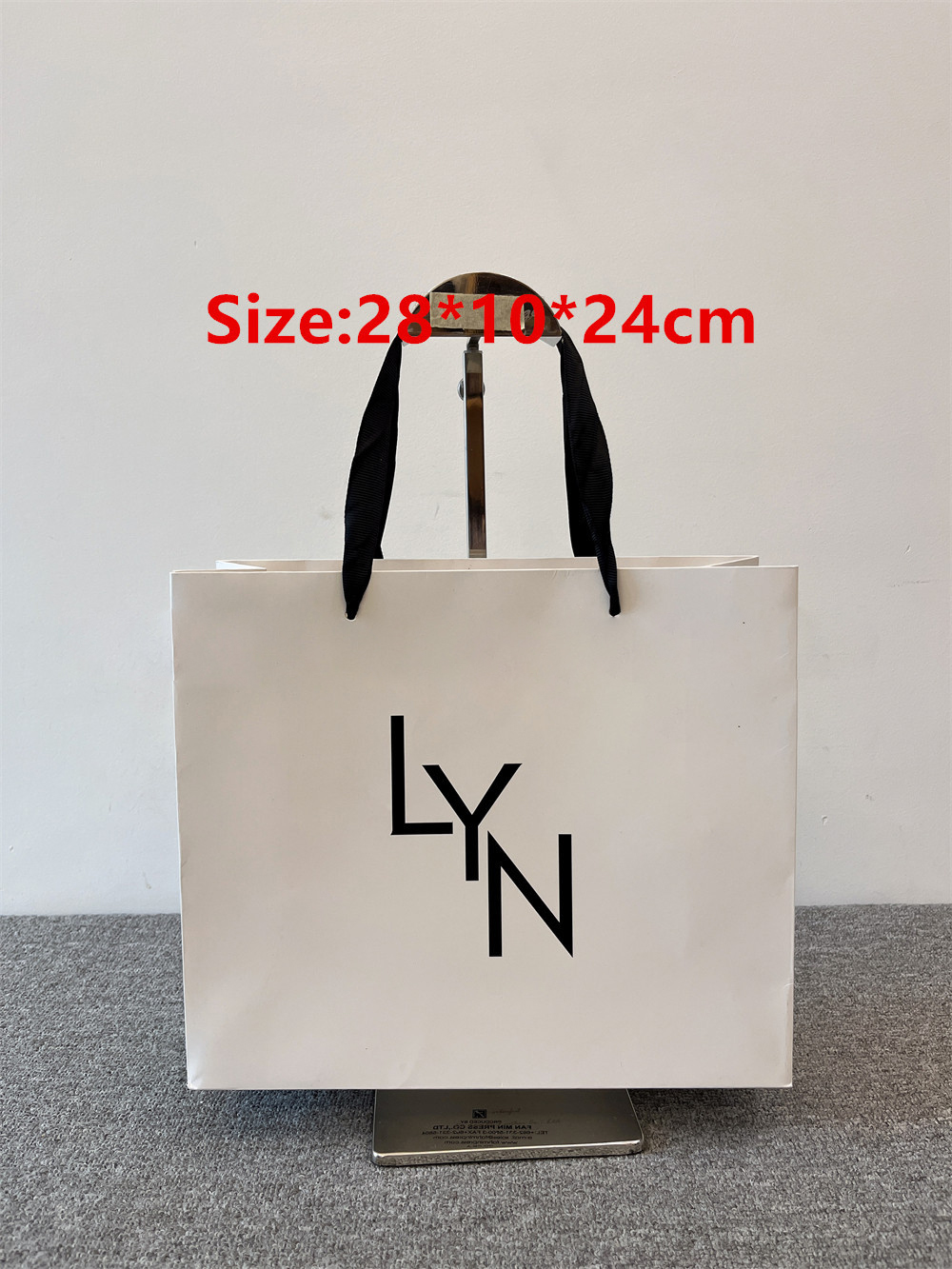 LYN White gift bag Shopping bag can hold 11" bags, black cloth handles ...