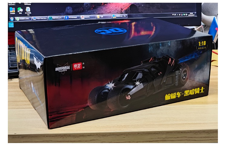 1:18 Genuine Dark Knight Batman Spray version Alloy Car model Die cast ...