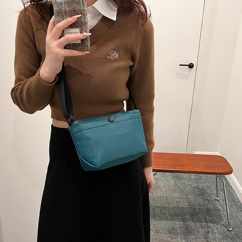 Nylon Crossbody Bag Lightweight Multi-Pocket Shoulder Purse Sporty ...