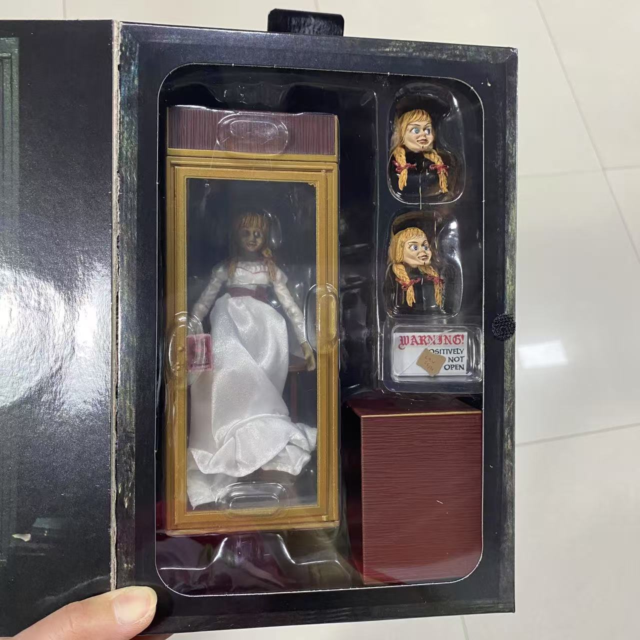 NECA The Conjuring Universe Annabelle Comes Home Ultimate PVC Action ...