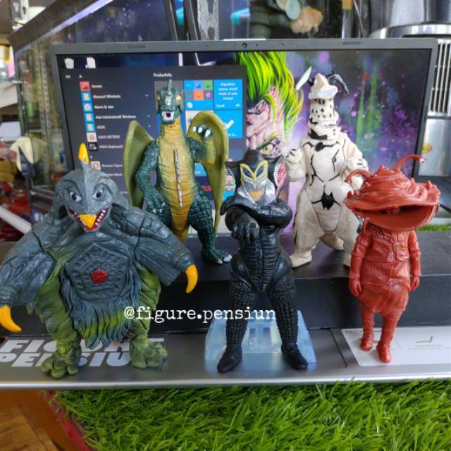 Monster ultraman figure set of 5 kaiju | Shopee Singapore