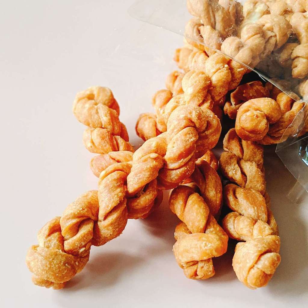 Ching Han Guan Salty Crispy Twist Roll 钟汉元咸脆麻花 350g+-/pack | Shopee ...