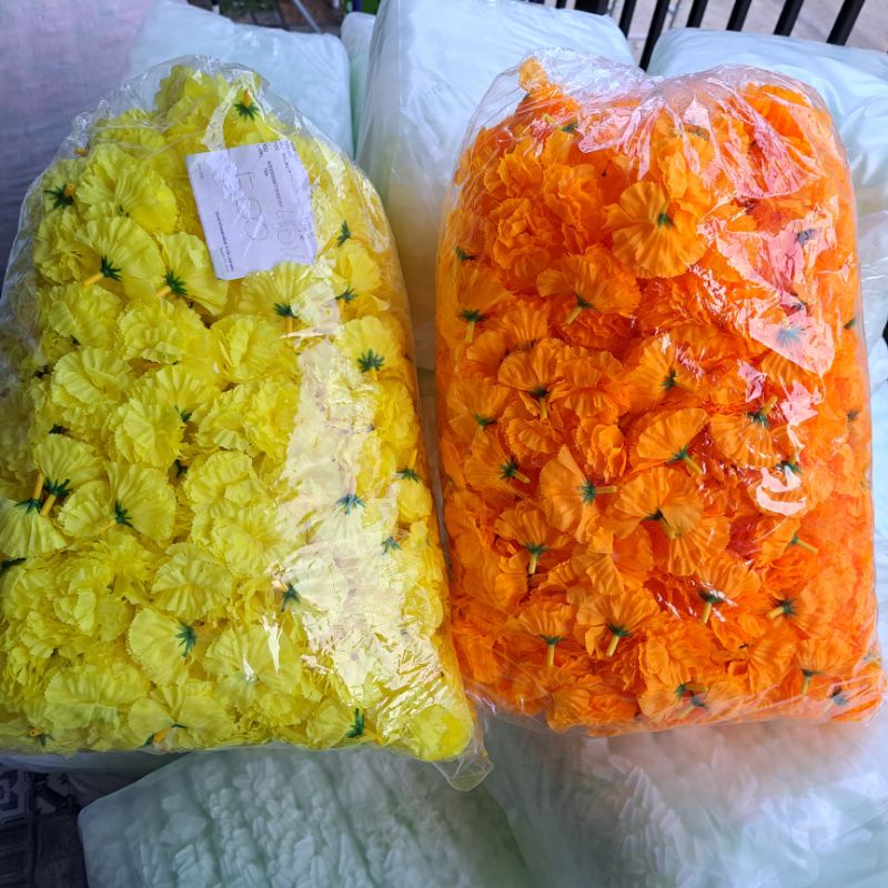 Marigold 1 Bag 500 Flowers With Holes Garland Plug In The Rod Decorated ...