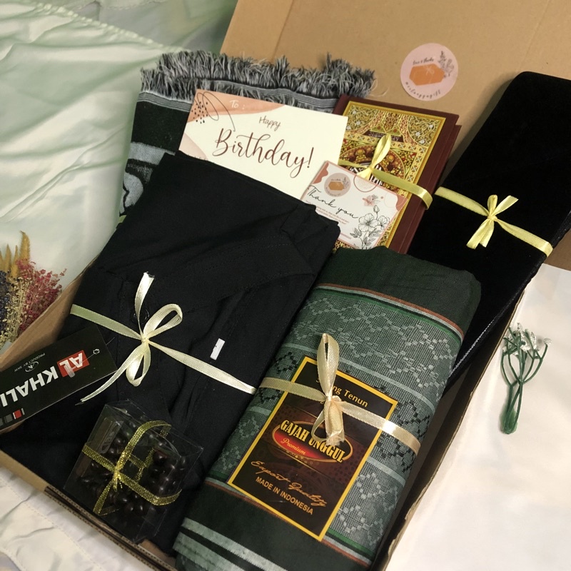 Men's MUSLIM Package/Boy's Birthday Gift/Men's MUSLIM HAMPERS | Shopee ...