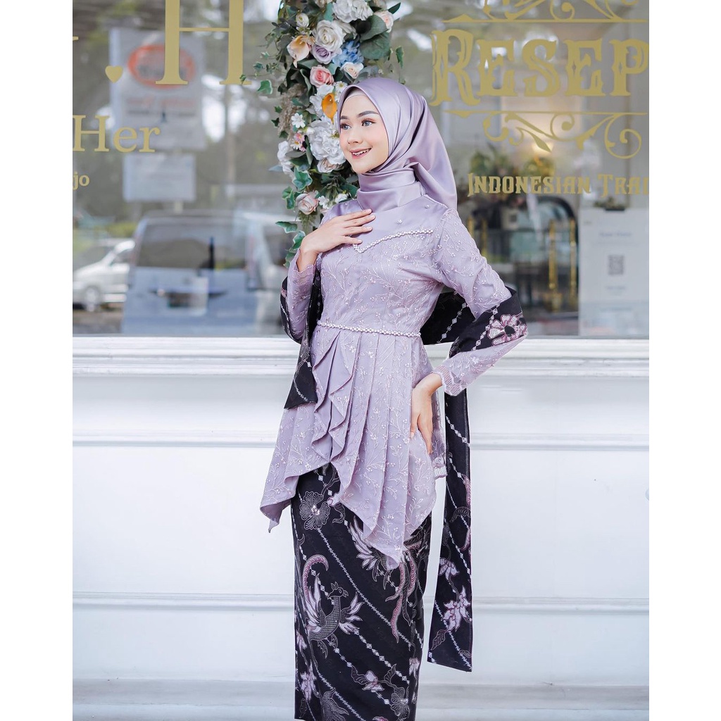 Nayaka Batik - Batik Set - Batik Set - Kebaya Set - Modern Kebaya Set ...