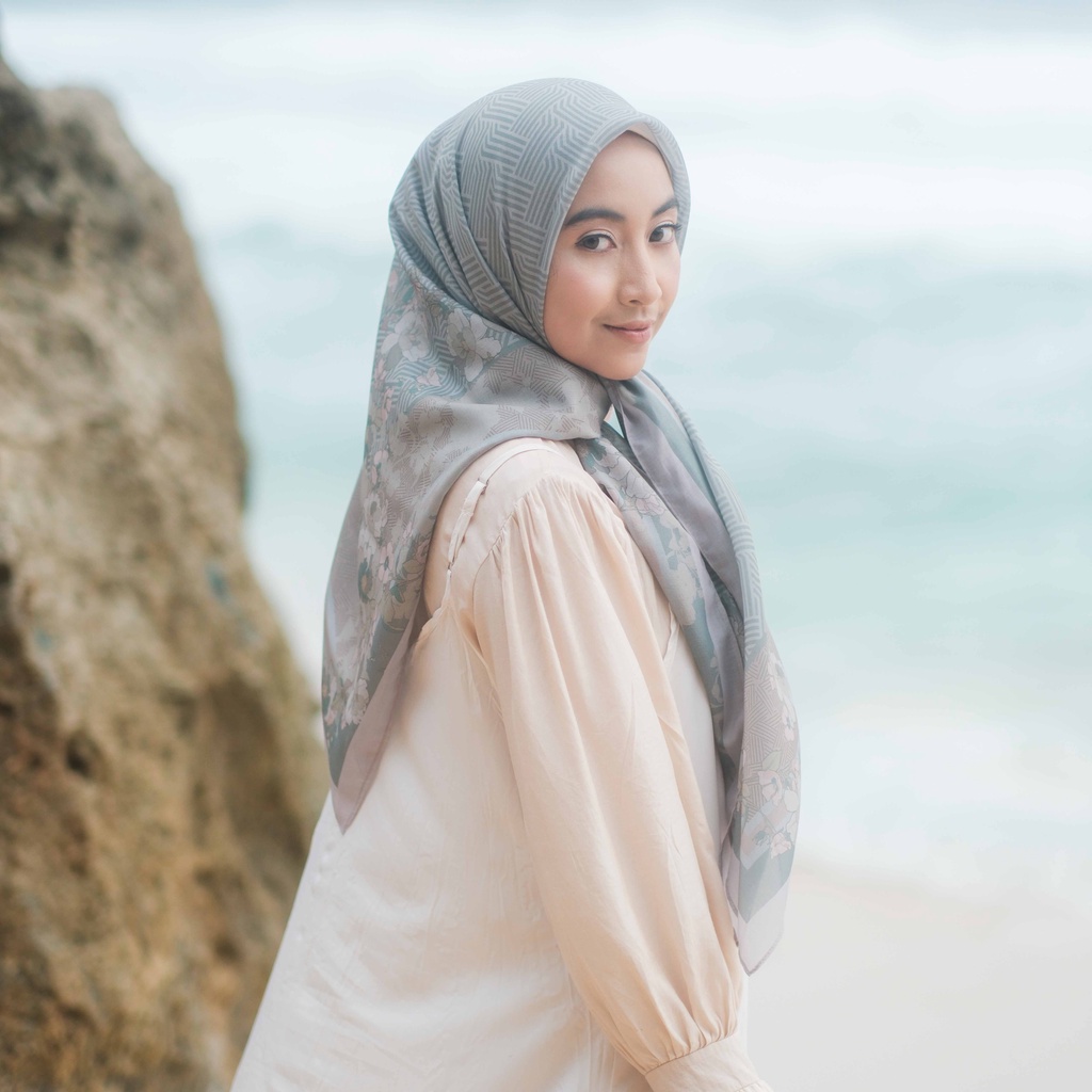 Alif Modern Wear - Hijab Square Motif Paris Premium Korea - Ombrero in ...