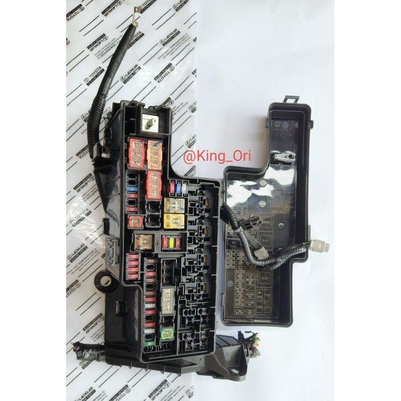 Close the Original Toyota Innova Reborn Fuse Box Cover | Shopee Singapore