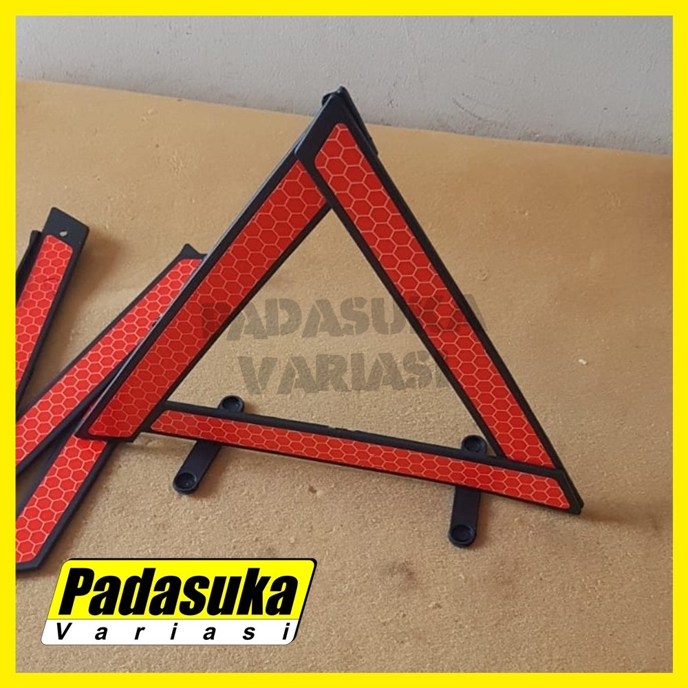 A PAIR of Car Safety Triangles Safety Triangle Kit Heart Hazard ...