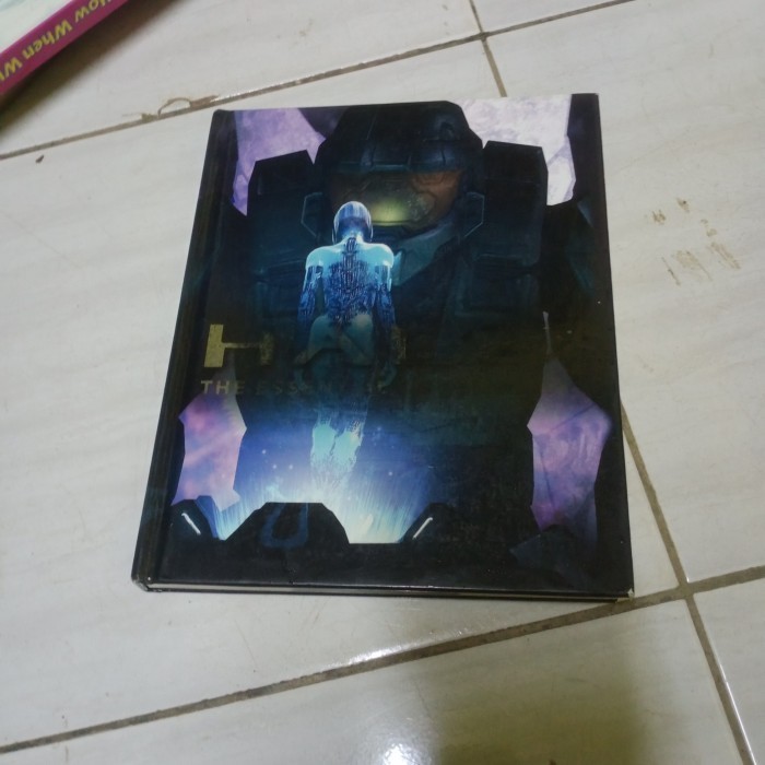 Halo THE ESSENTIAL VISUAL GUIDE WRITTEN-- BY JEREMY PATENAUDE ...