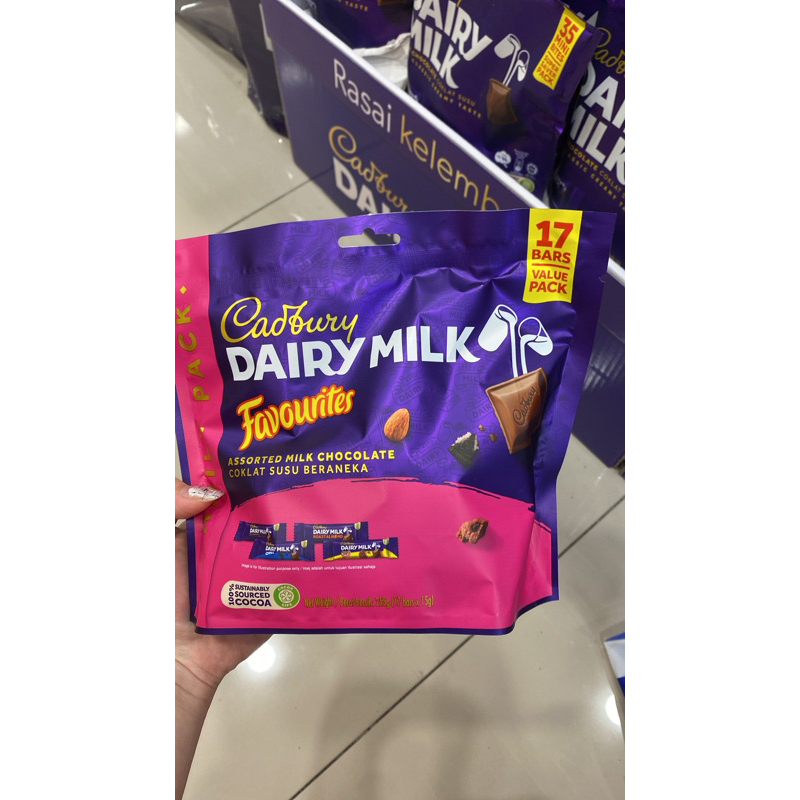 Cadbury dairy milk favourites contains 17 bars 255 grams | Shopee Singapore