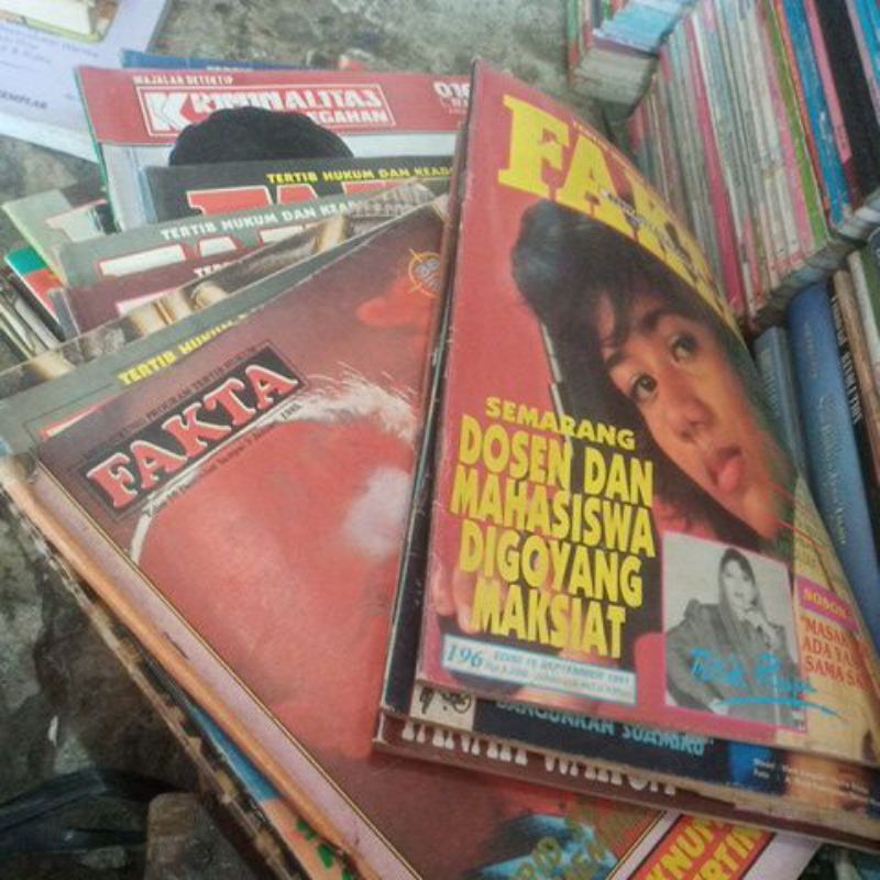 Book Of Fact Magazines, Seconds, Magazines Of Detective Orderly Law And ...
