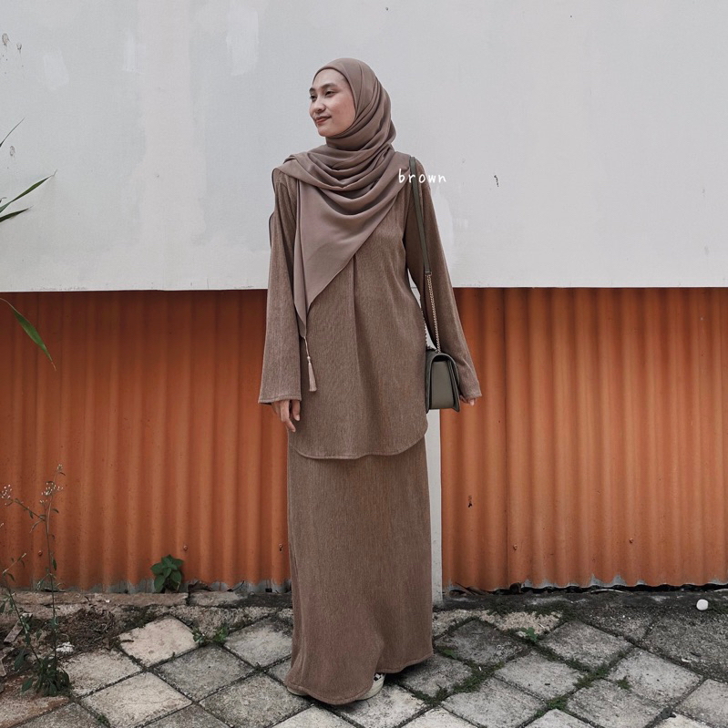 Saila KNIT SET MALAYSIAN TUNIC AND SKIRT (hijab shafiyya hi.shafiyya ...