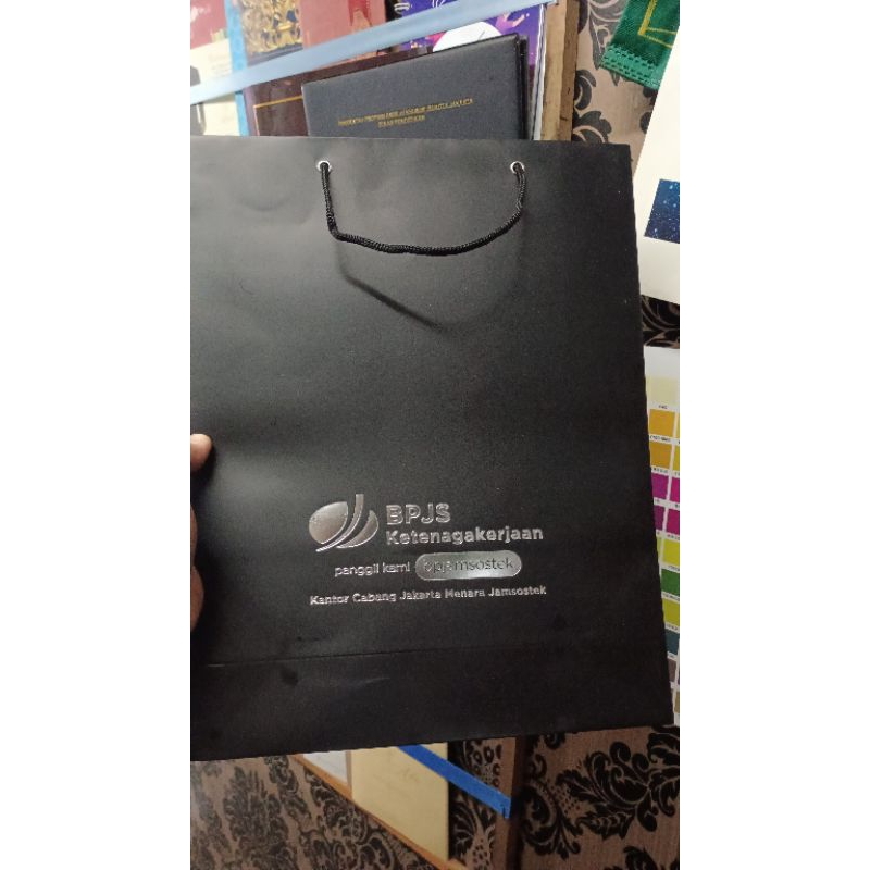 Goody Bag, Paper Bag, Spond Bond/Paper | Shopee Singapore