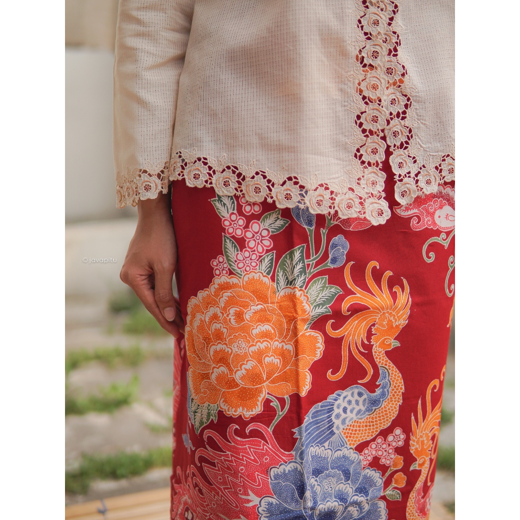 MERAH MAWAR Hong Bird Written batik Red Rose Bouquet - Handmade batik ...