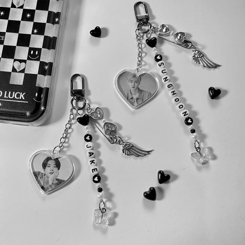 Phonestrap/keychain ENHYPEN BW VER |Enhypen fandmade Keychain|Enha ...