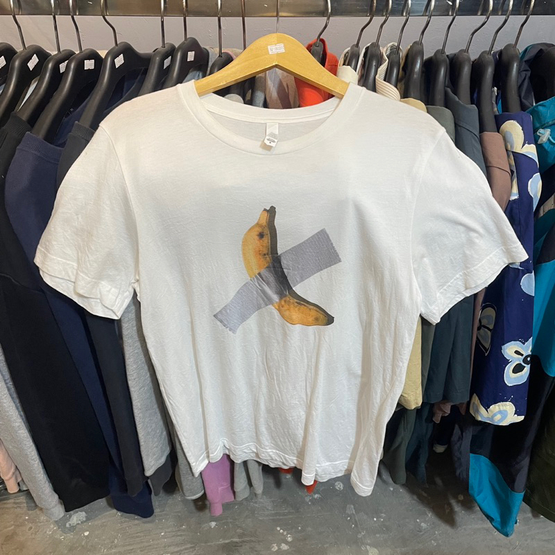 Tshirt Kaos Comic 2019 Artwork By Italian Artisan Maurizio Cattelan
