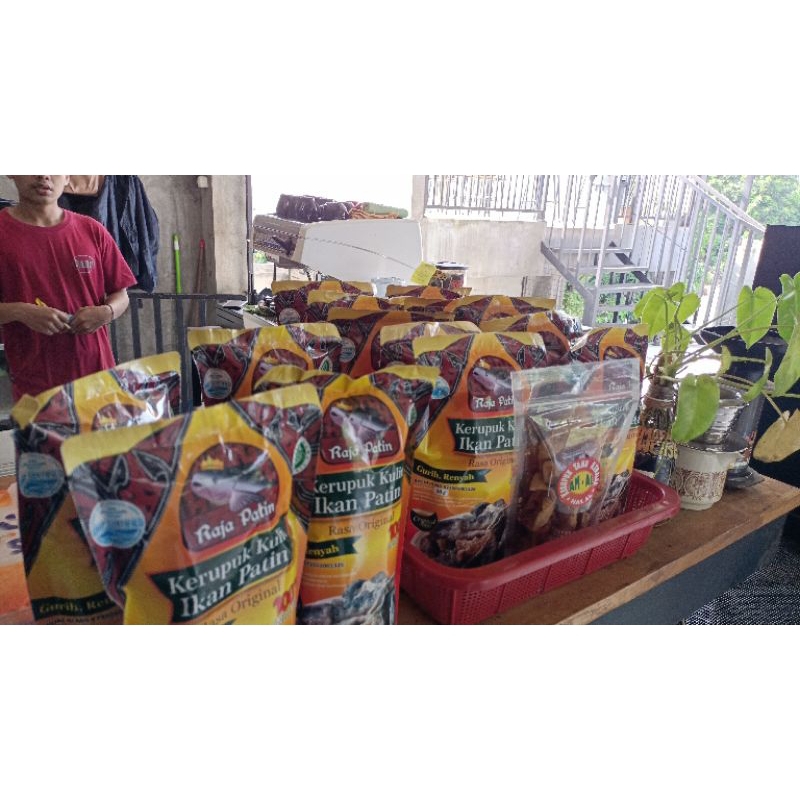 Delicious Crispy Patin Fish Crackers Original Tilapia Chips Kuliat Fish ...