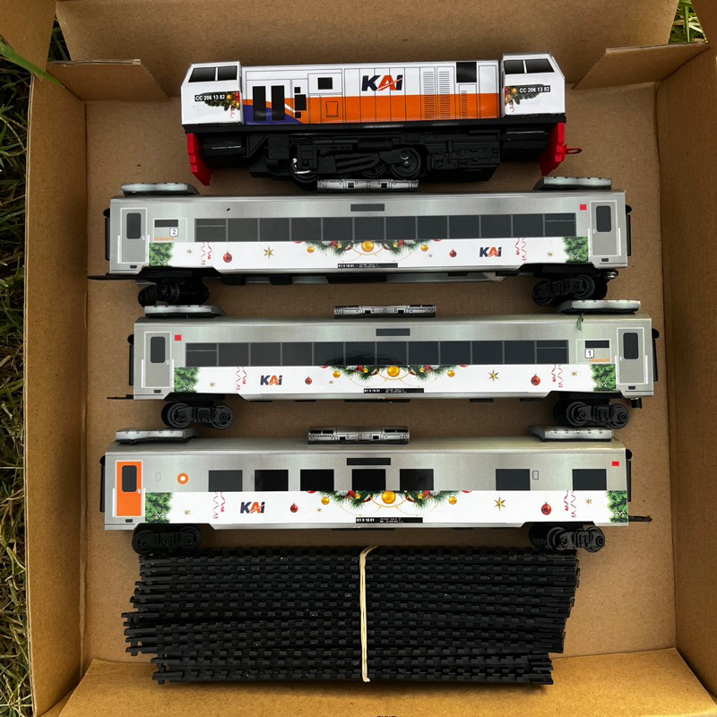 Indonesian Train Toy Series package, cc206 Livery NATARU Locomotive ...