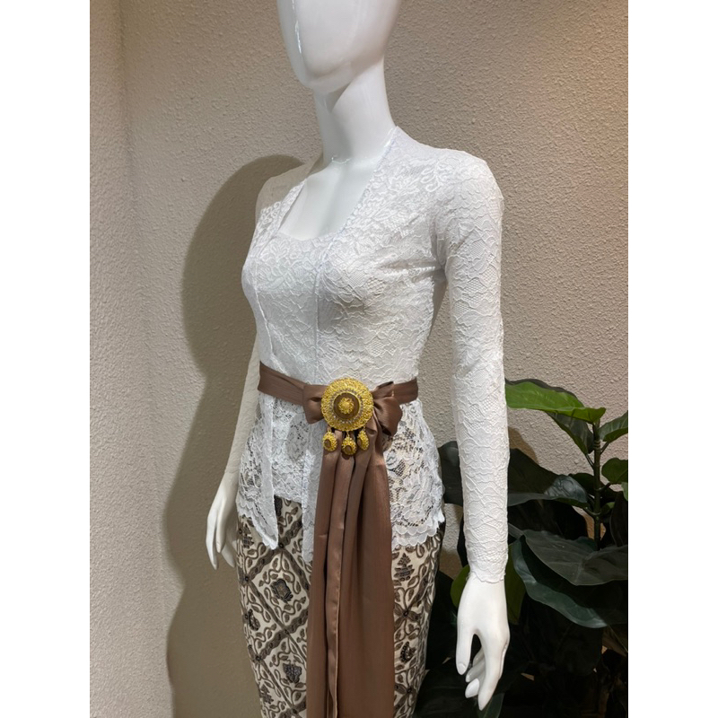 Kebaya kalista white kebaya bali kebaya modern kebaya Clothing kebaya ...