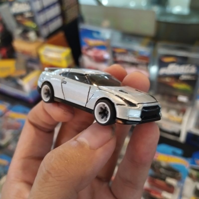 Hotwheels LOOSE NISSAN SKYLINE GT-R35 FNF (SWEEP WHEELS OPEN RIVET ...