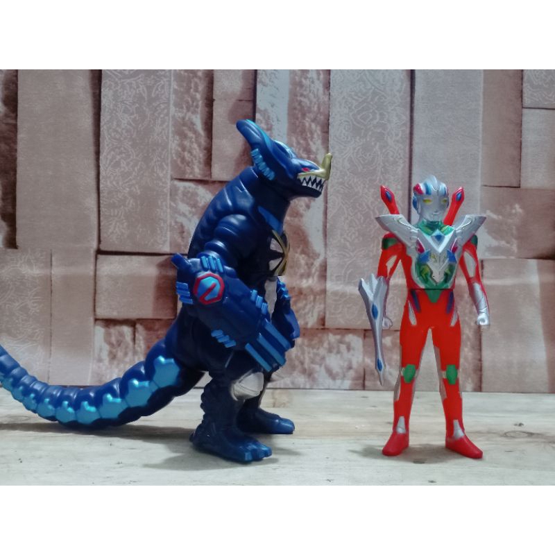 Kaiju ultra monster cyber gomora ultraman x ultimate zero armor figure ...