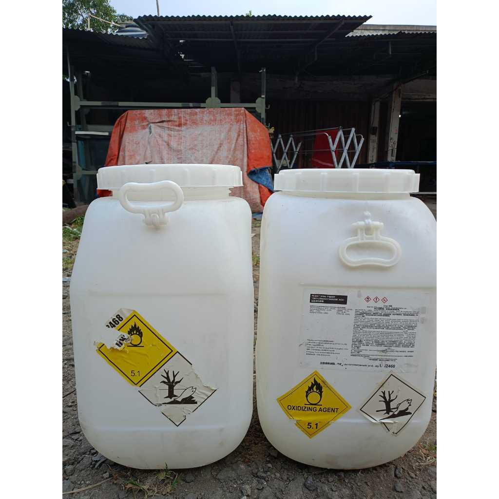 Used jerry cans / 50 Kg capacity jerry cans / 50 Kg strong and tight ...