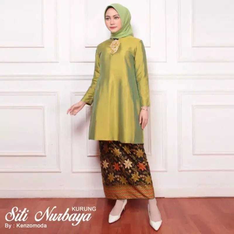 Kurung ta Siti Nurbaya Clothes And Long Wrapped Skirt With Batik Motif ...