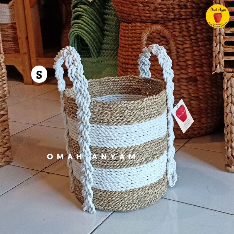 White Seagrass and synthetic woven basket | Aesthetic natural material ...
