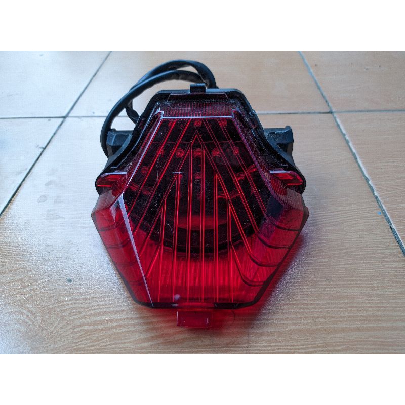 YAMAHA R25 MT25 MT07 PNP MX KING ORIGINAL SECOND REAR LIGHT STOPLAMPH ...