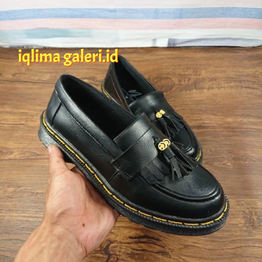Docmart smile Men's and Women's formal Casual Black Polish Shoes ...