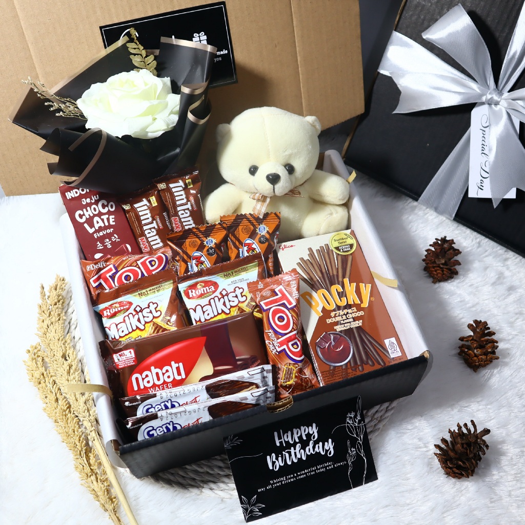 Birthday GIFT | Chocolate Snack Hampers | Sempro Graduation Birthday ...