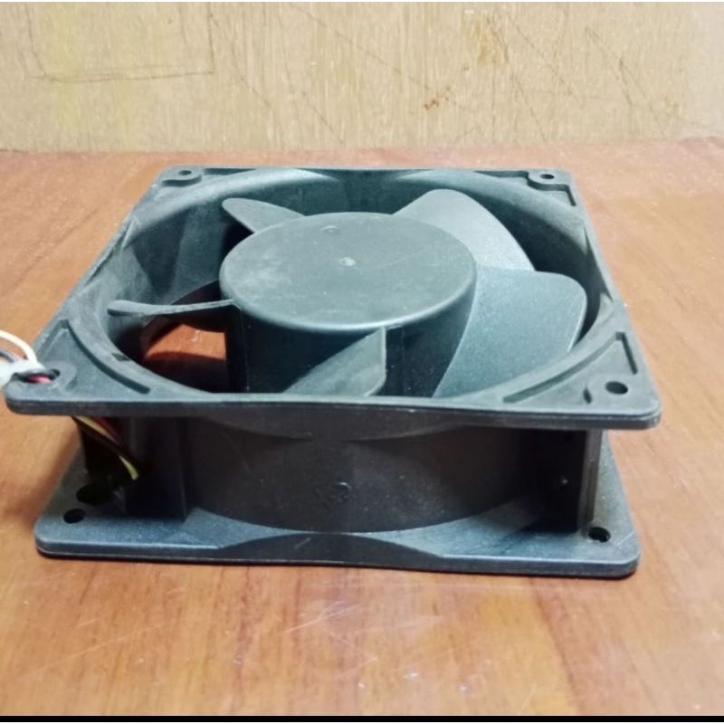 Dc BRUSHLESS fan adda 12v - 0,70A (12 x 12cm) | Shopee Singapore