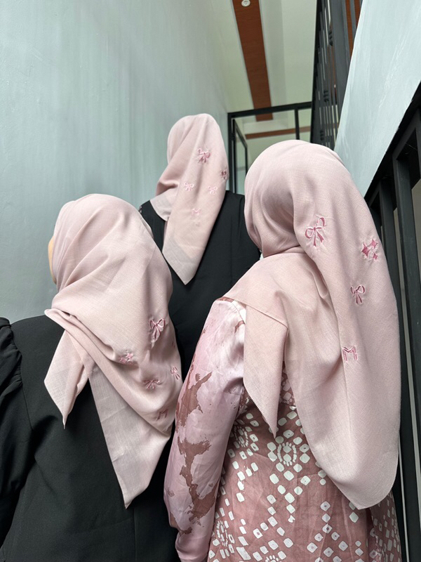 Munfa - HIJAB COQUETTE/RIBBON HIJAB/HIJAB RIBBON HIJAB/ PARIS PREMIUM ...