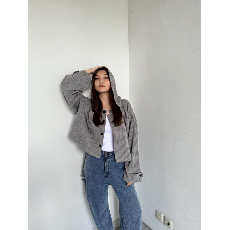 Oversized grey crop jacket (AXS brand The Label) | Shopee Singapore