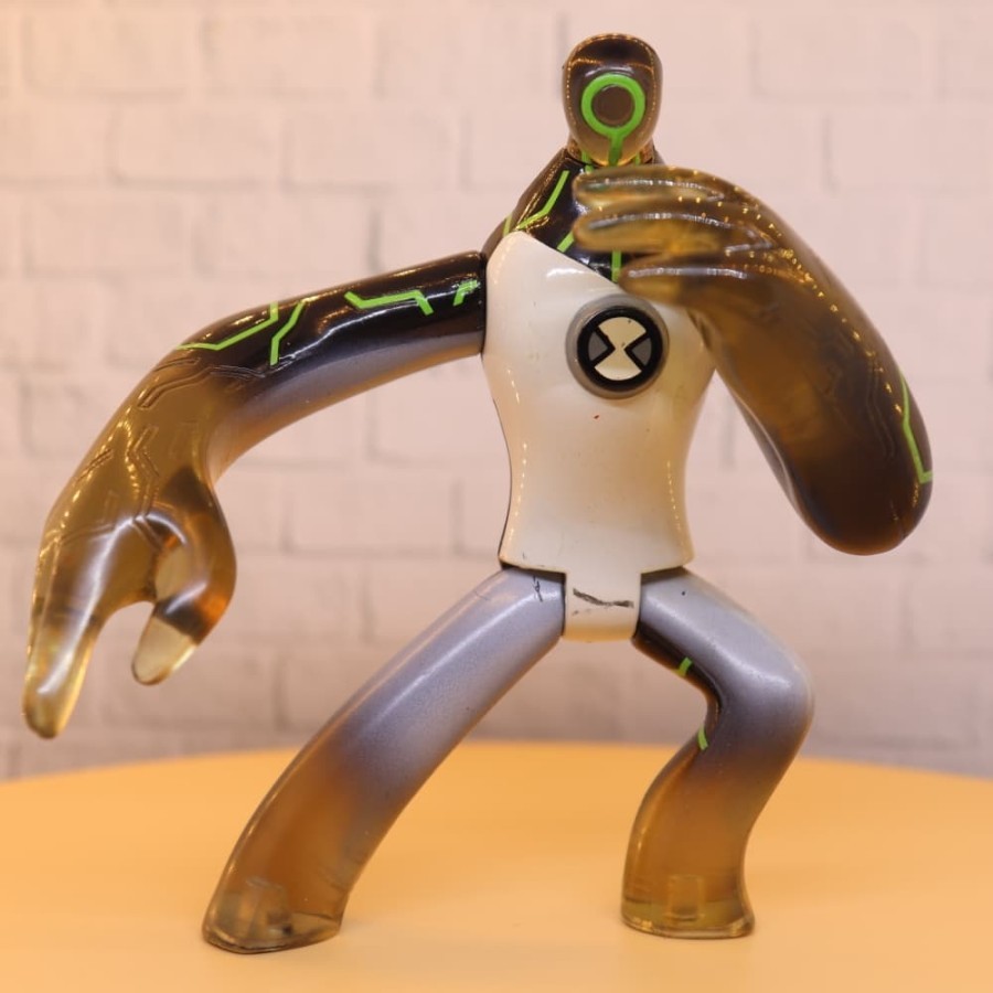 Bandai: BEN 10 Upgrade Battle Version Figure | Shopee Singapore