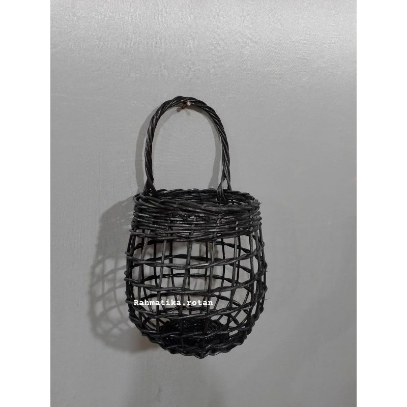 MERAH HITAM Black Rattan Onion Vase/Onion Rattan Hanging Vase | Shopee ...