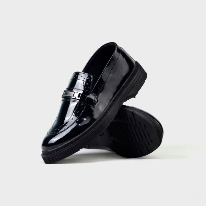 HITAM Mademax Audy | Glossy Black Men's Shoes for Casual Stylist Campus ...