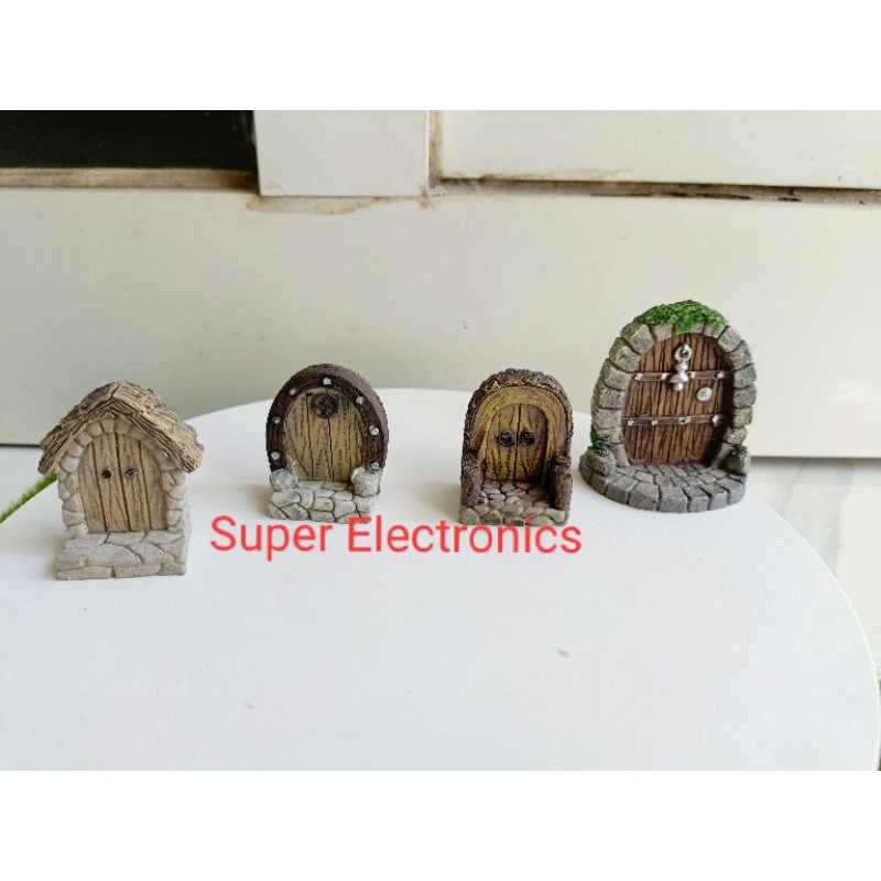 Miniature Vintage House Doors, House Door Statues, Various Models ...