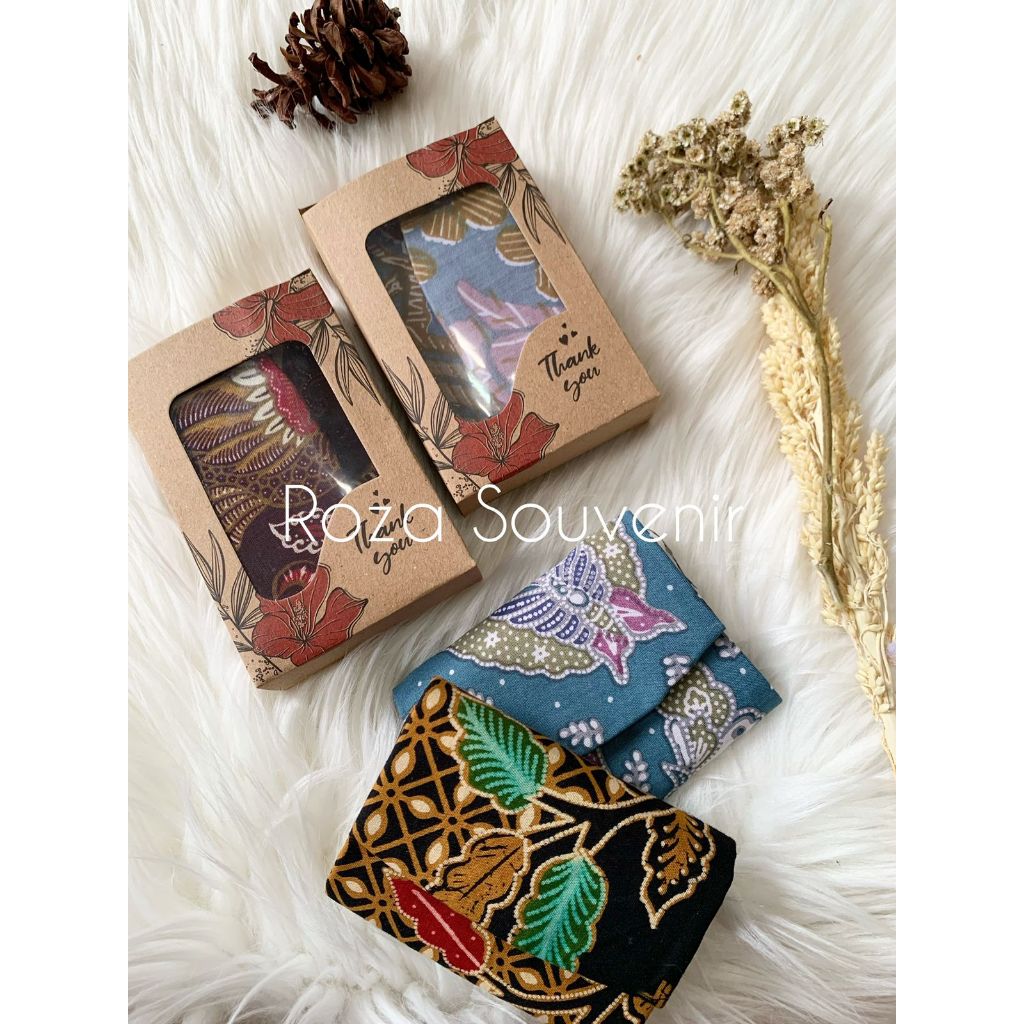 CONTENTS 50 PCS Wedding Souvenirs Batik Wallets Packaged in Rustic ...