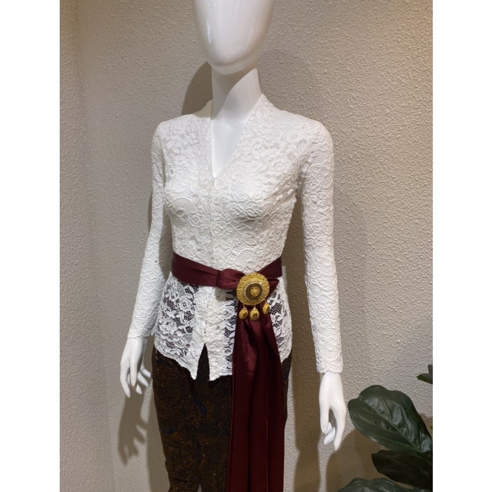 Duchy Brocade White Kebaya | Kebaya bali modern kebaya Clothing Brocade ...