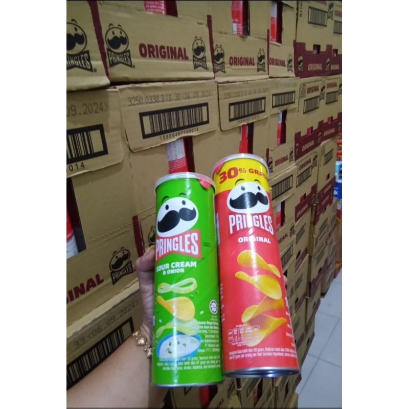 Pringles potato chips 102 grams | Shopee Singapore