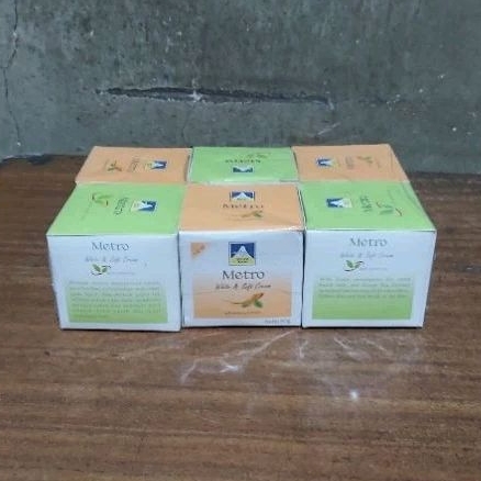 Metro Snow White and Soft Cream with Green Tea / Ginseng Extract Net 60 ...
